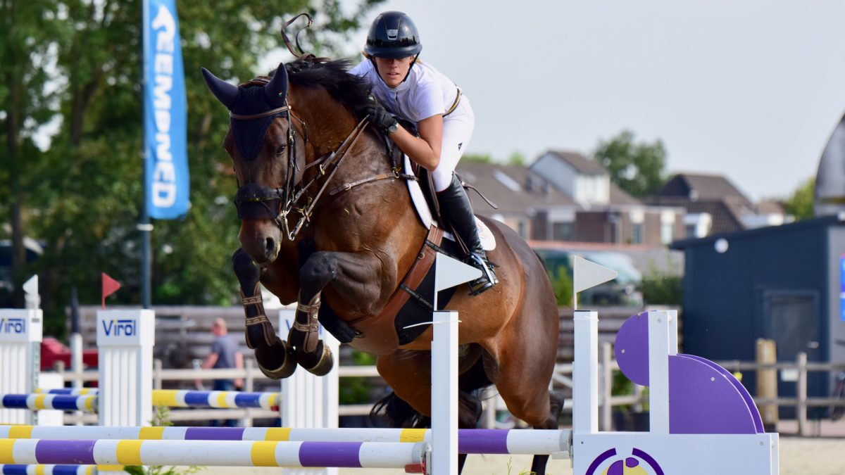 Maureen Bonder op Outdoor Tolbert vijfde met Flierefluiter: 'het ...