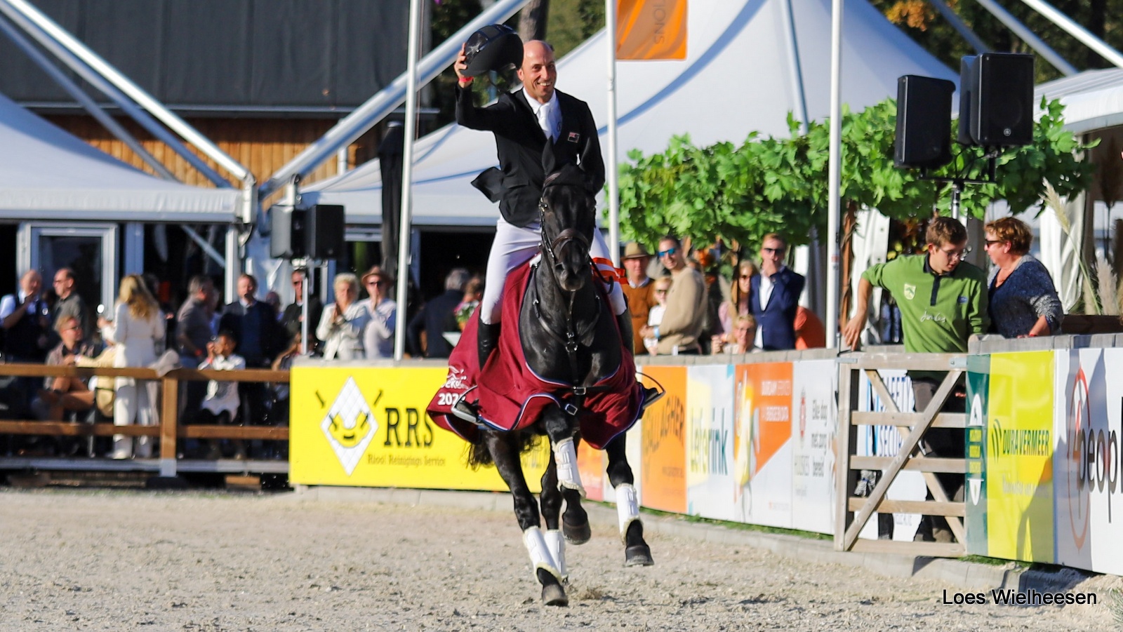 Tim Price wint span­nende ont­kno­ping Military Boe­kelo - Stegen.net