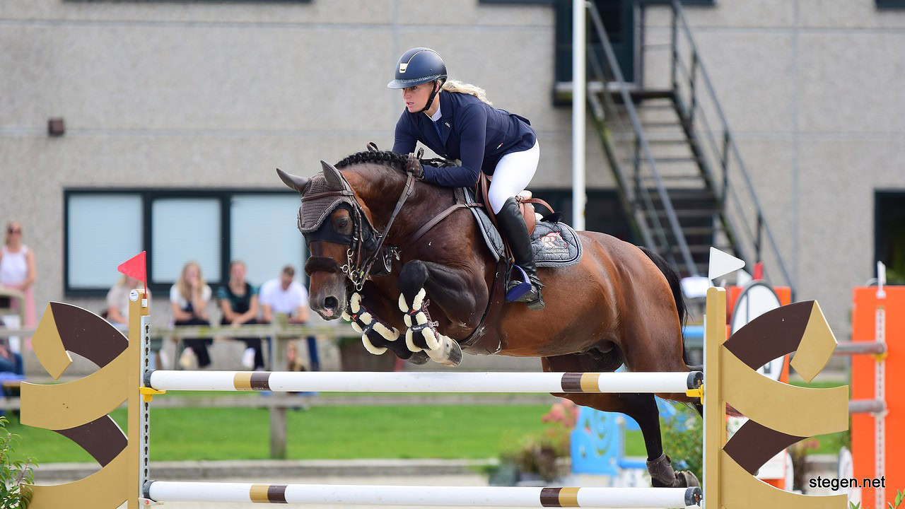 Snelle turborit bezorgt Amanda Slagter zege op CSI Lier - Stegen.net