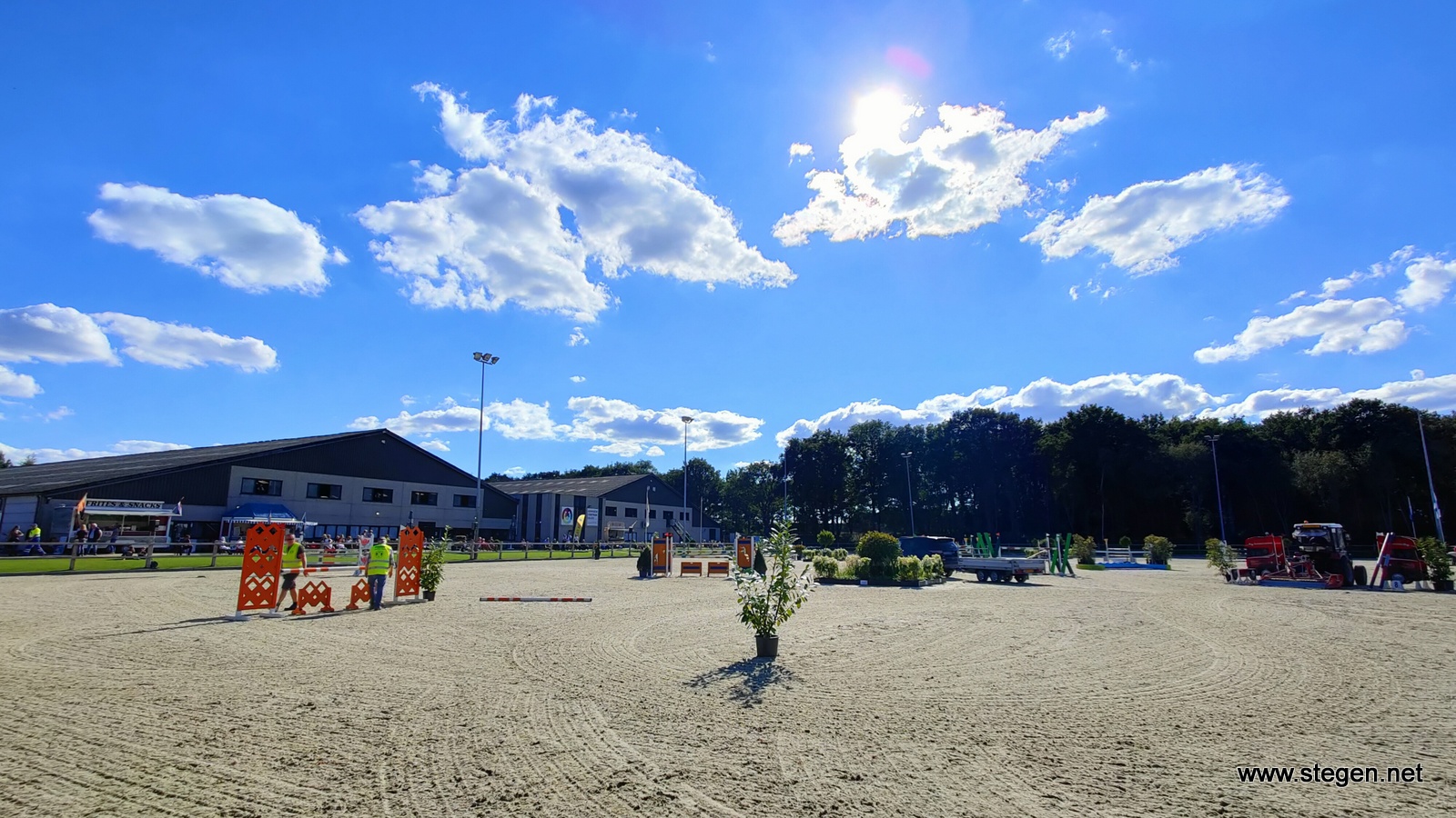 Exloo gastheer voor KWPN-kampioen­schap jonge spring­paarden - Stegen.net